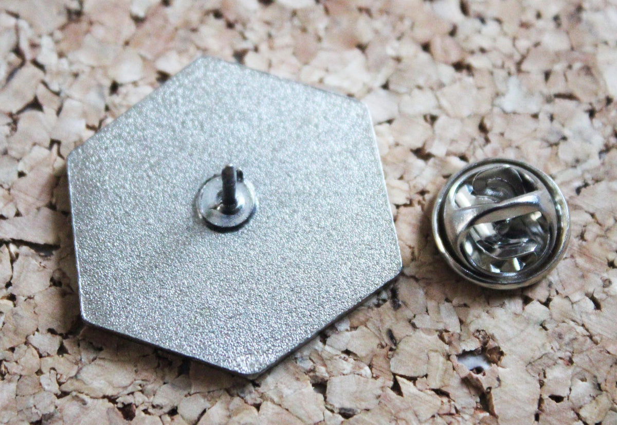 D20 (D&D) Dungeons and Dragons Dice - Pin Badge – Cool Spot Gaming